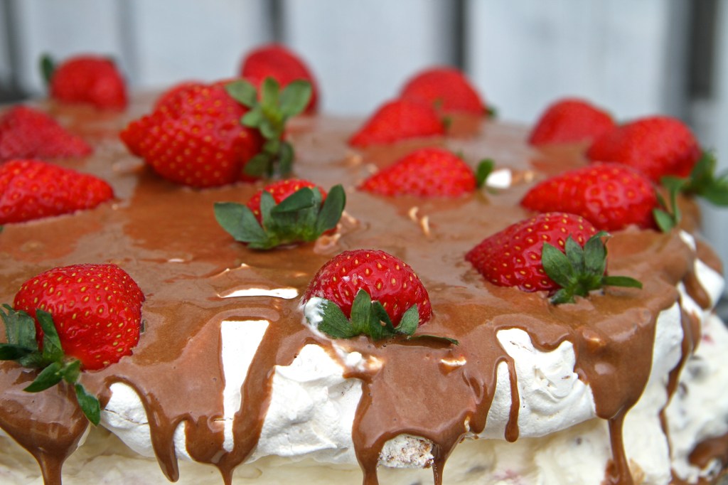 Kornflex marengsterta með karamellukurli | Eldhússögur